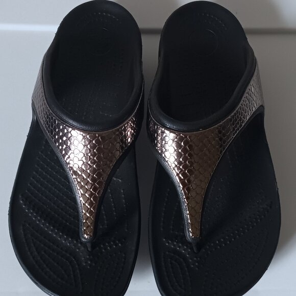 CROCS | Shoes | Crocs Womens Sz 9 Silver Scales Monterey Diamante Wedge ...